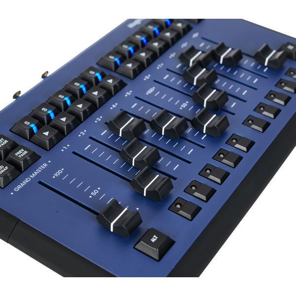 Купить Пульт управления светом ChamSys MagicQ Compact Mini Connect ...